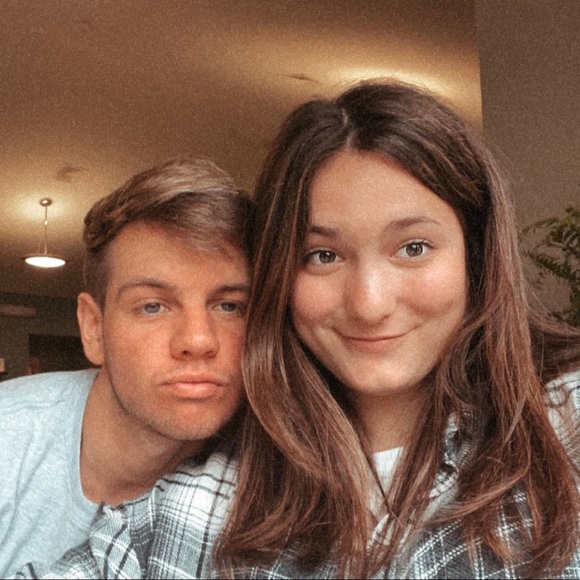 Rachel's Closet (@rachel_yoder) | Poshmark